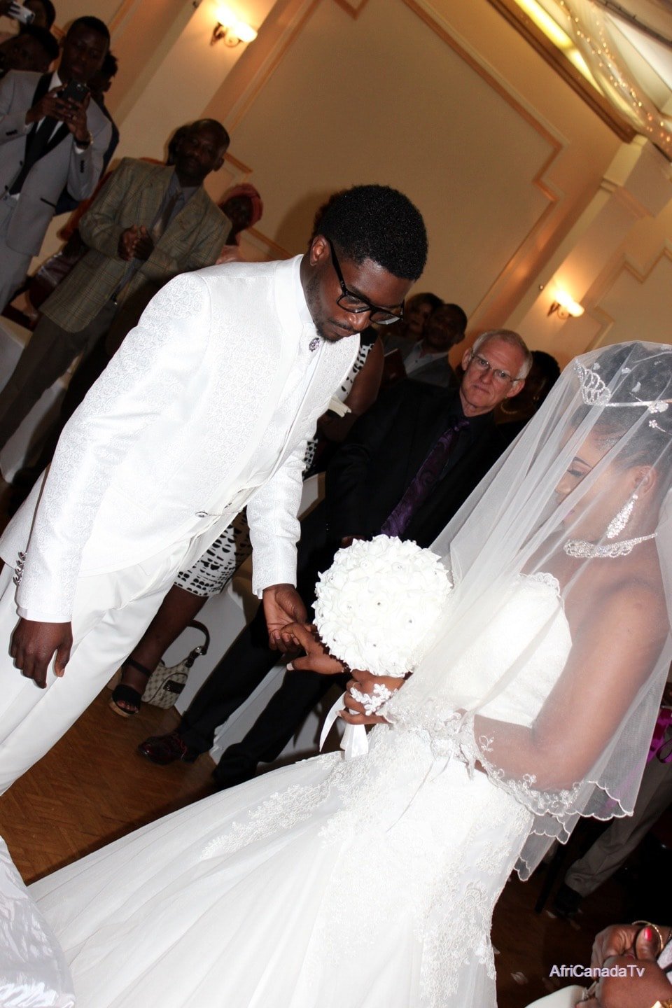 Photos: Mariage Junior & Jeanine Shemu à Montréal-Canada - UviraOnline